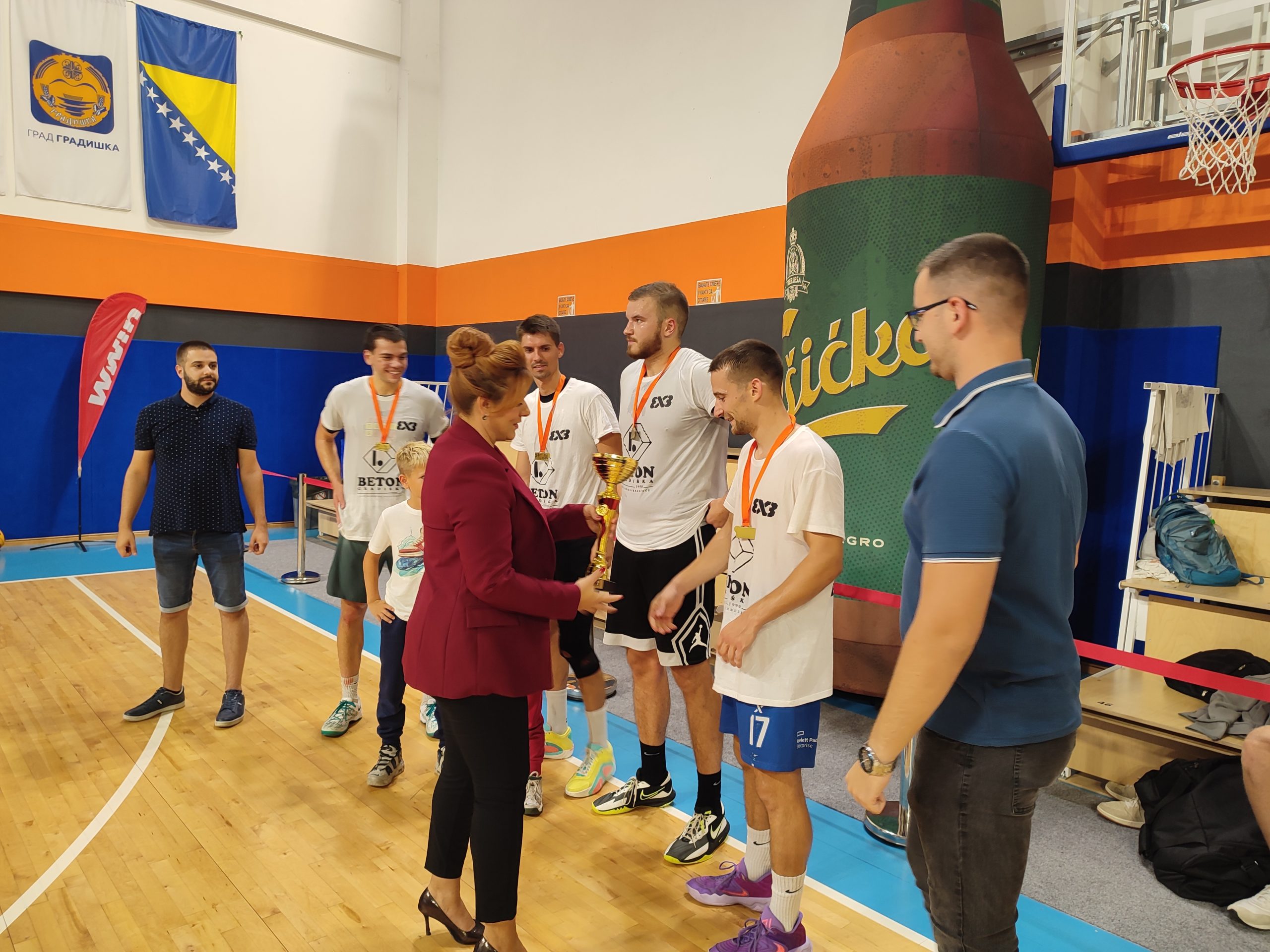 Eкипа "Бетон 3х3" побједник турнира “Streetball 3×3” у Градишци - Radio ...